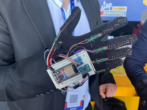 Infinity Glove: Revolutionising Sign Language Communication. - Centre ...